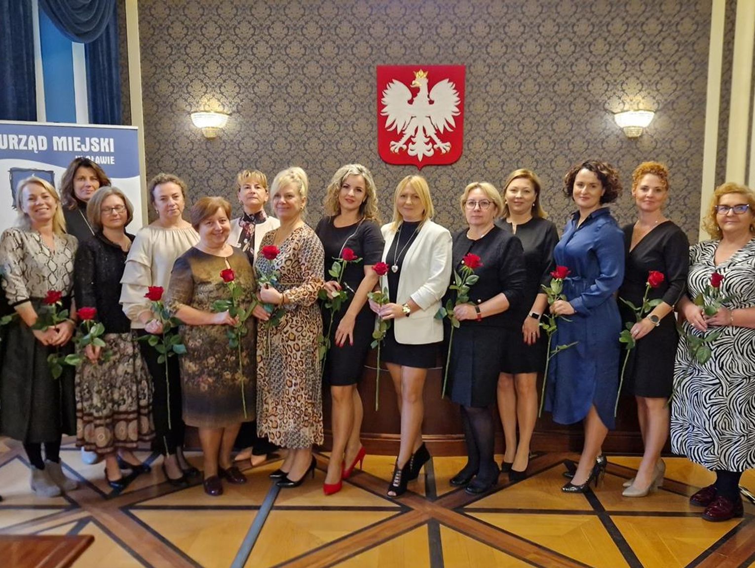 Dyrektorzy i nauczyciele szkół i przedszkoli otrzymali nagrody i medale Dyrektorzy i nauczyciele szkół i przedszkoli otrzymali nagrody i medale