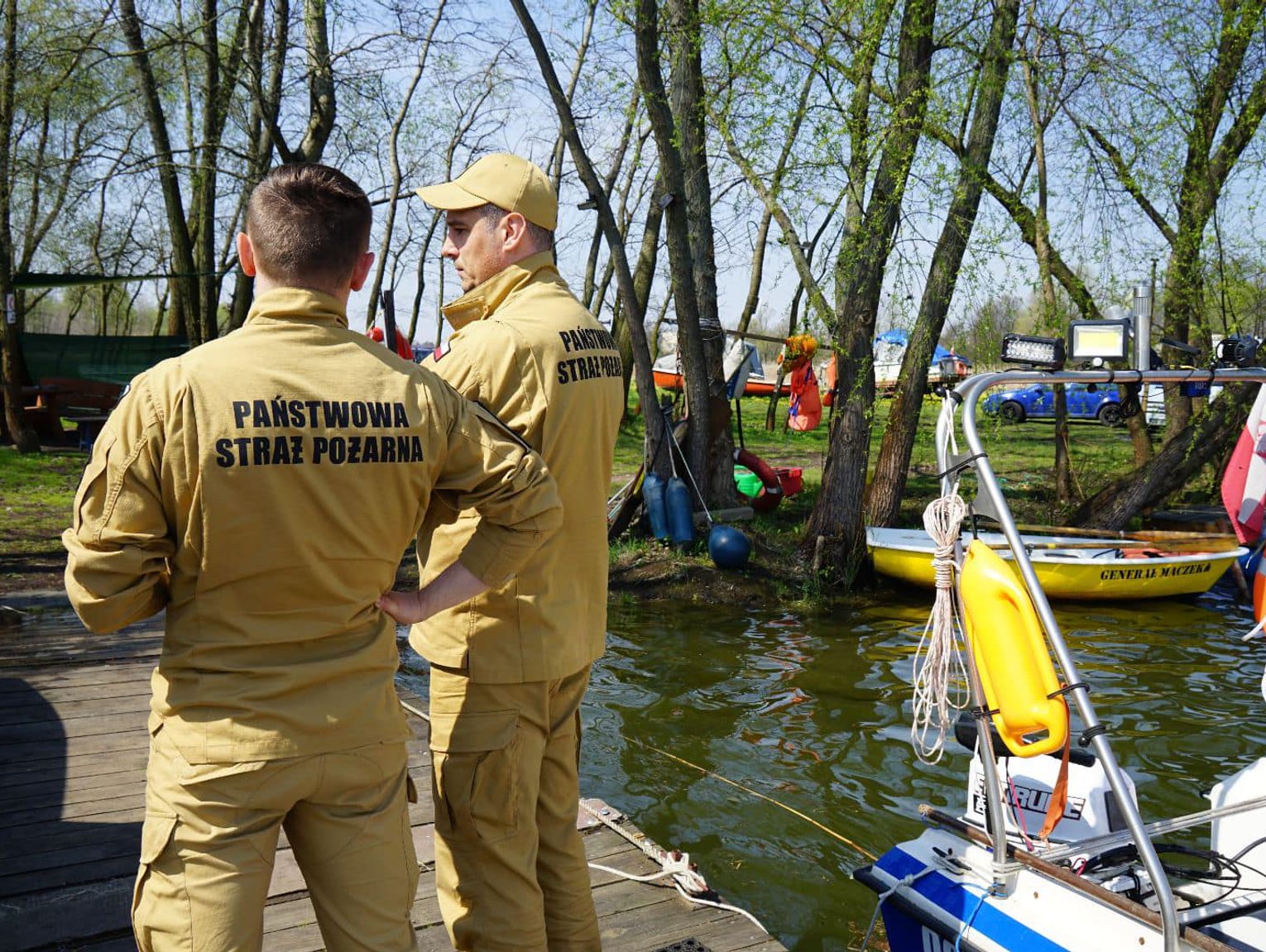 Niskie zasolenie, a jednek złote algi są. Podjęto działania