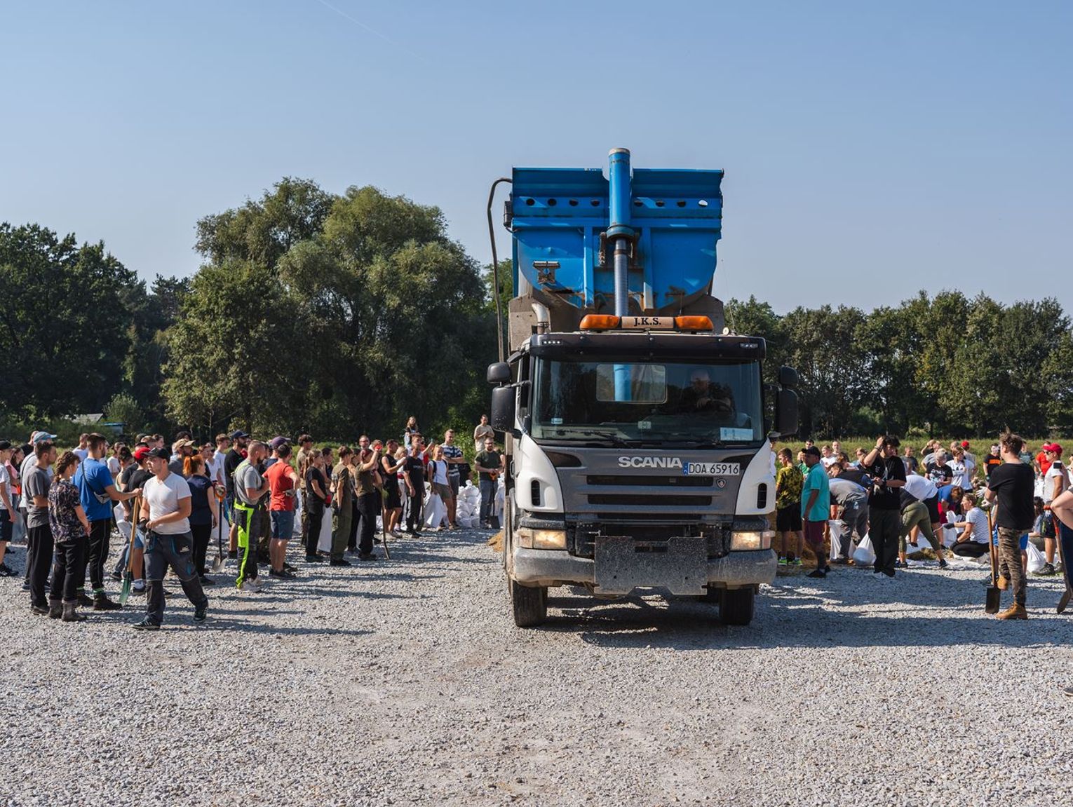 Tłum oławian walczy przy kortach [ZDJĘCIA]