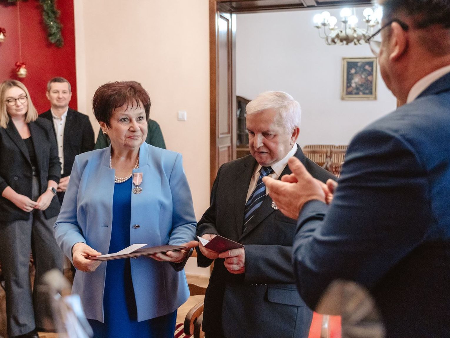 Zakochała się w jego lokach. To było jak strzała Amora
